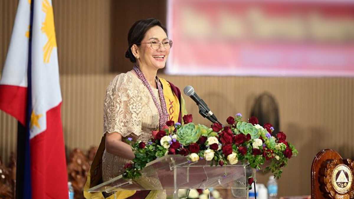 Sen. Risa Hontiveros joins the Sotto-led Senate minority for 20th ...