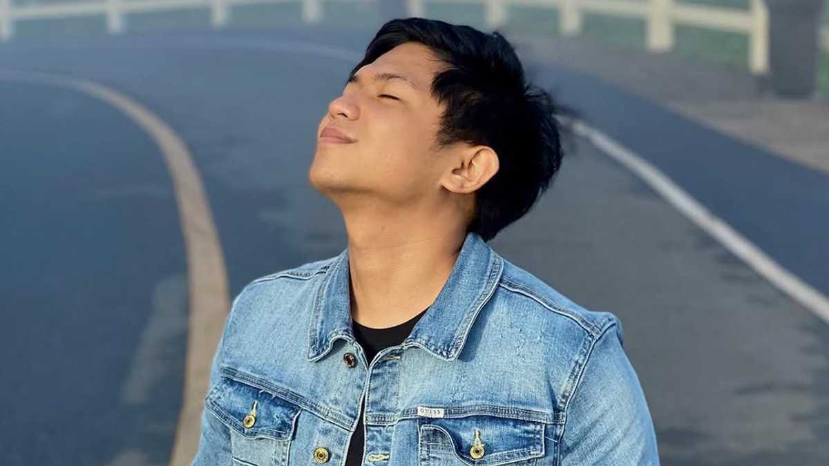 Darryl Yap, “blondina” post niya sa social media, nag-viral: “Mr ...