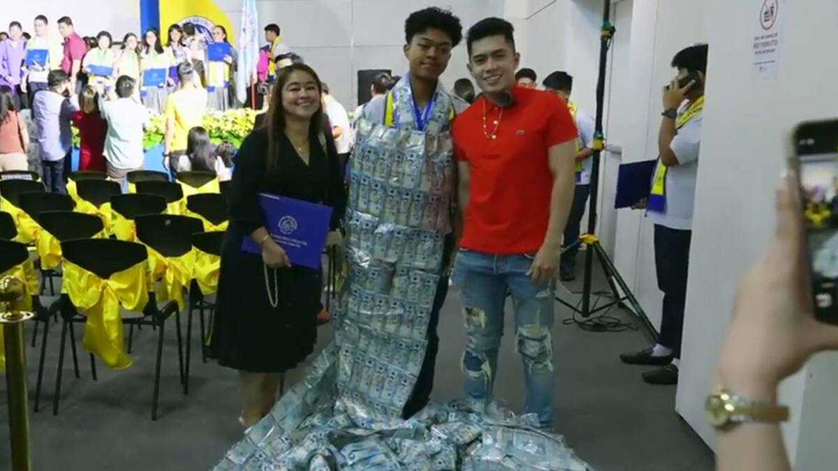 Christian Merck Grey, binigyan ang kapatid ng kapa na gawa sa P1K bills ...