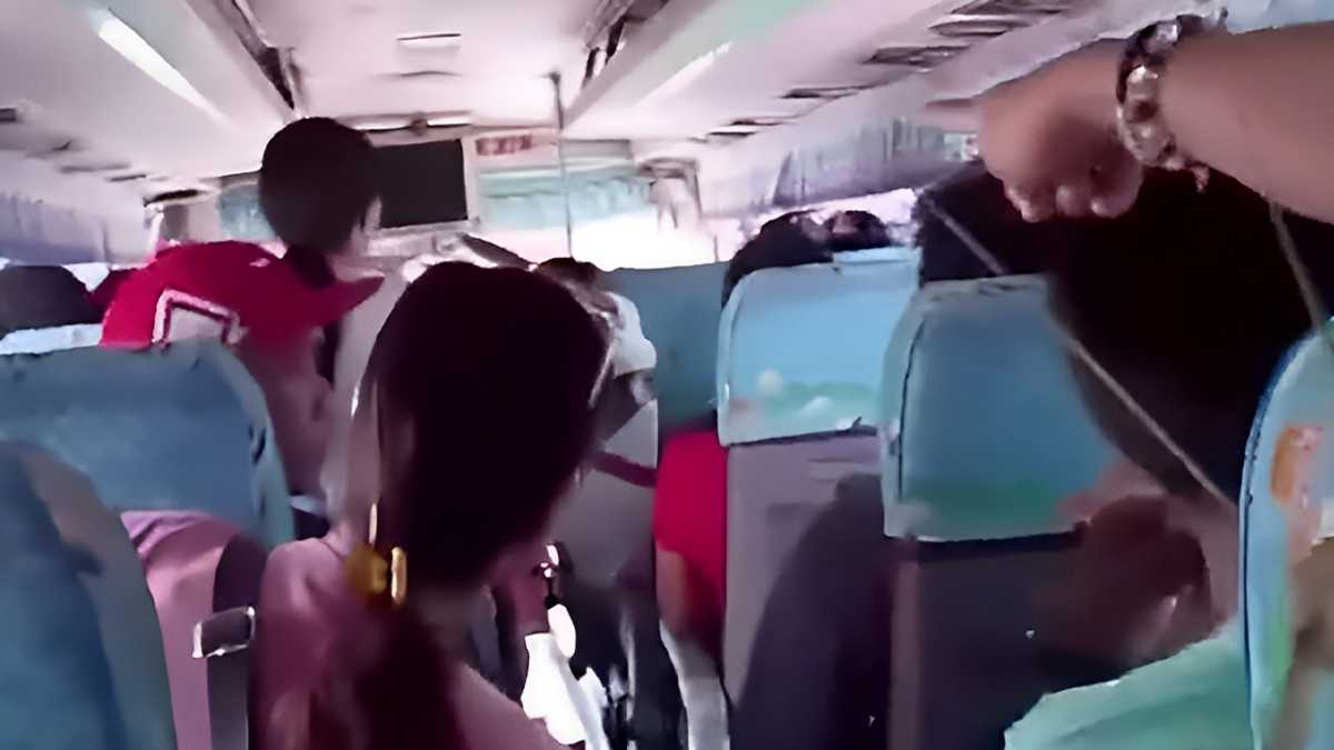 Vid ng mga pasahero ng humaharurot na bus nagmamakaawa sa driver pababain sila dahil nerbyos ...