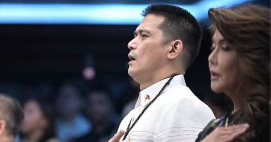 Robin Padilla shares photos debunking ‘dirty finger’ gesture claims ...