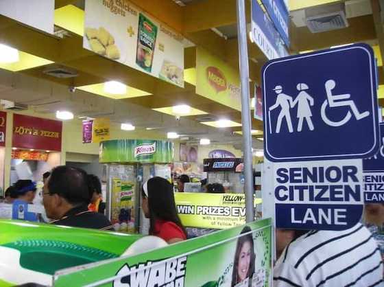 Lalaki, nadulas at nabagok ang ulo habang namamalengke - KAMI.COM.PH Lalaki, nadulas at nabagok ang ulo habang namamalengke - KAMI.COM.PH