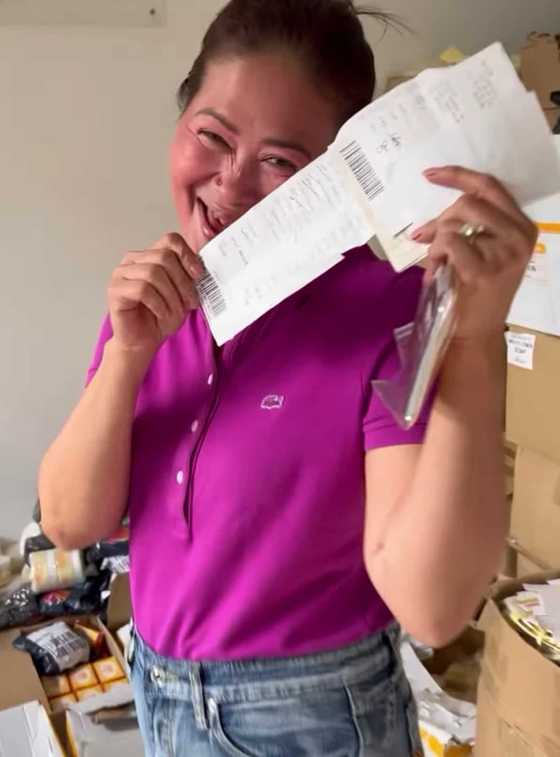 Whamos Cruz gives cash to his mother after seeing her expenses - KAMI ...