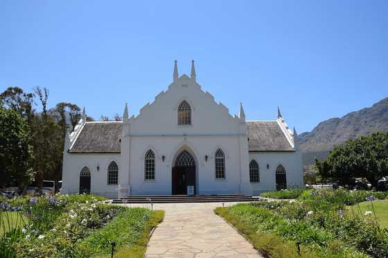 Simple house design: 30 inspiring ideas (photos) - KAMI.COM.PH