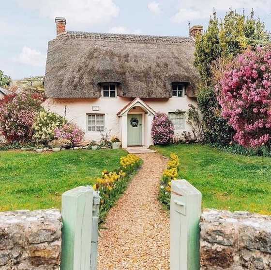 Simple house design: 30 inspiring ideas (photos) - KAMI.COM.PH