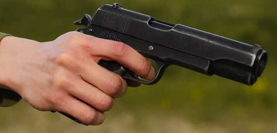 Armed robbery of female doctor caught on CCTV in Bacolod; suspects ...