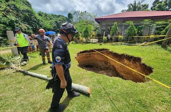 Mahigit 70 sinkholes, lumitaw matapos ang mapaminsalang lindol sa Cebu ...