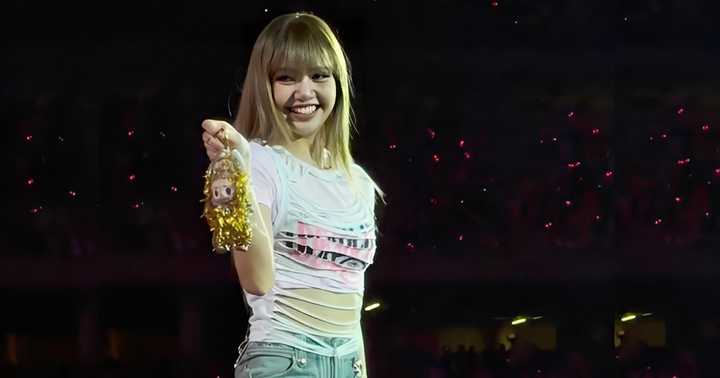 Blackpink star Lisa rocks Filipino brand’s P2.9K sneakers in Singapore ...
