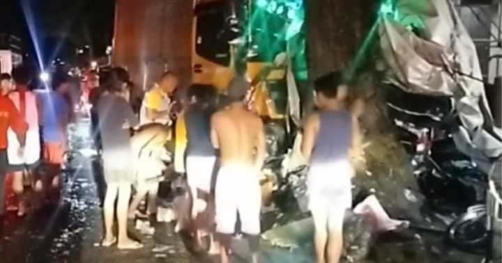 4 patay, 9 sugatan sa pagbangga ng delivery truck sa bahay na may lamay ...