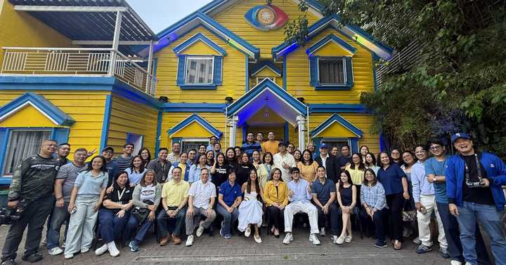 Hosts at staff ng Pinoy Big Brother, emosyonal sa pamamaalam sa iconic ...