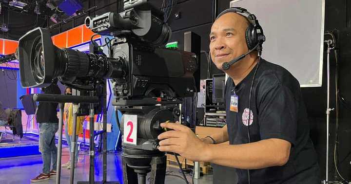 Direk Jun Zarate ng "Eat Bulaga Kapuso," nagpa-thanksgiving: "praying ...