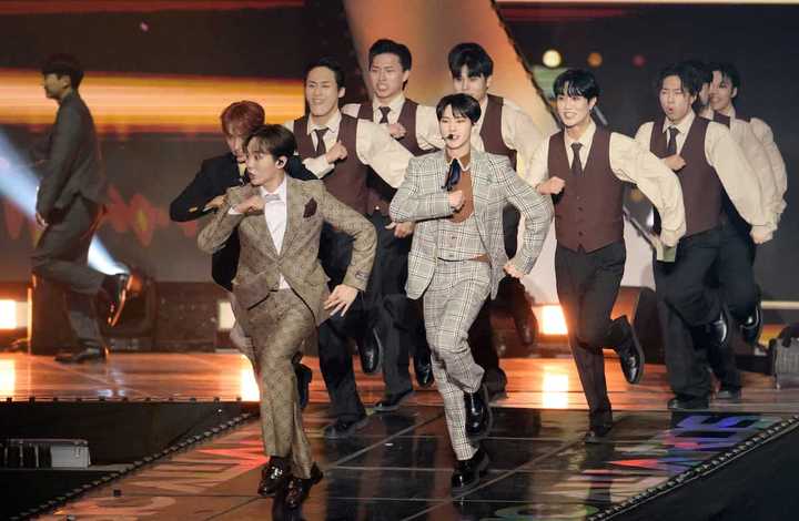 SEVENTEEN members profile: height, religion, age order, net worth ...