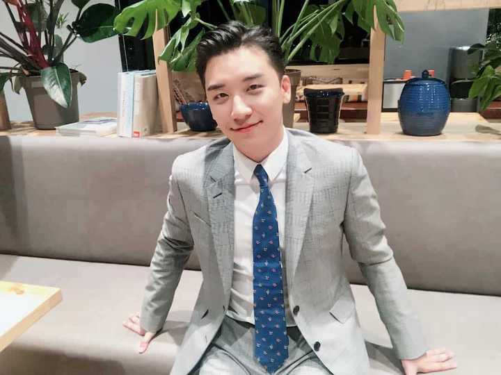 Seungri bio: Net worth, age, girlfriend, military - KAMI.COM.PH
