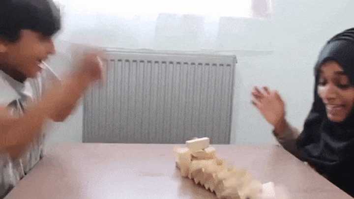 How to play Jenga: step by step illustration - KAMI.COM.PH